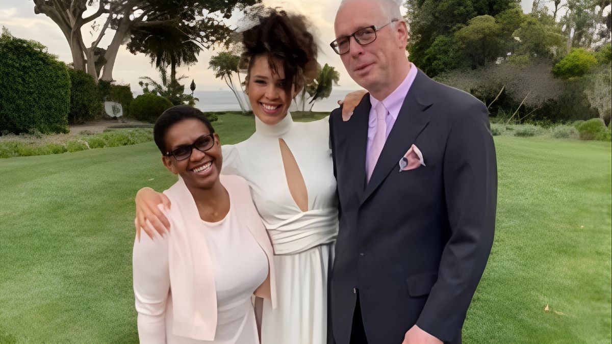 Nara Smith's parents are South African and German!